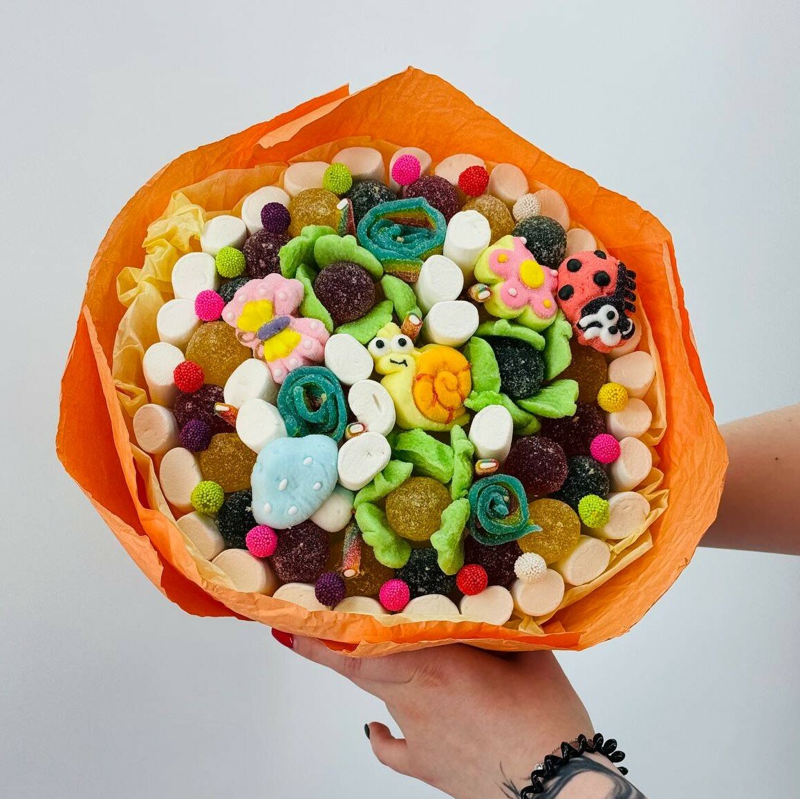 Сладкий букет из мармелада и маршмеллоу. Детский букет из сладостей