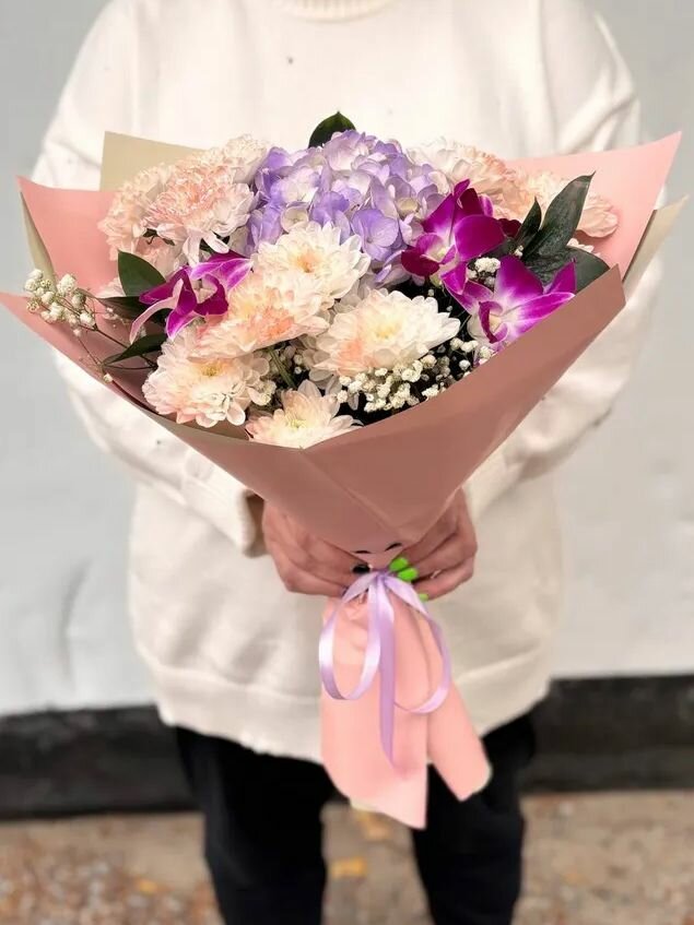 Букет с гортензией, орхидеями и хризантемами Лавандовое сияние