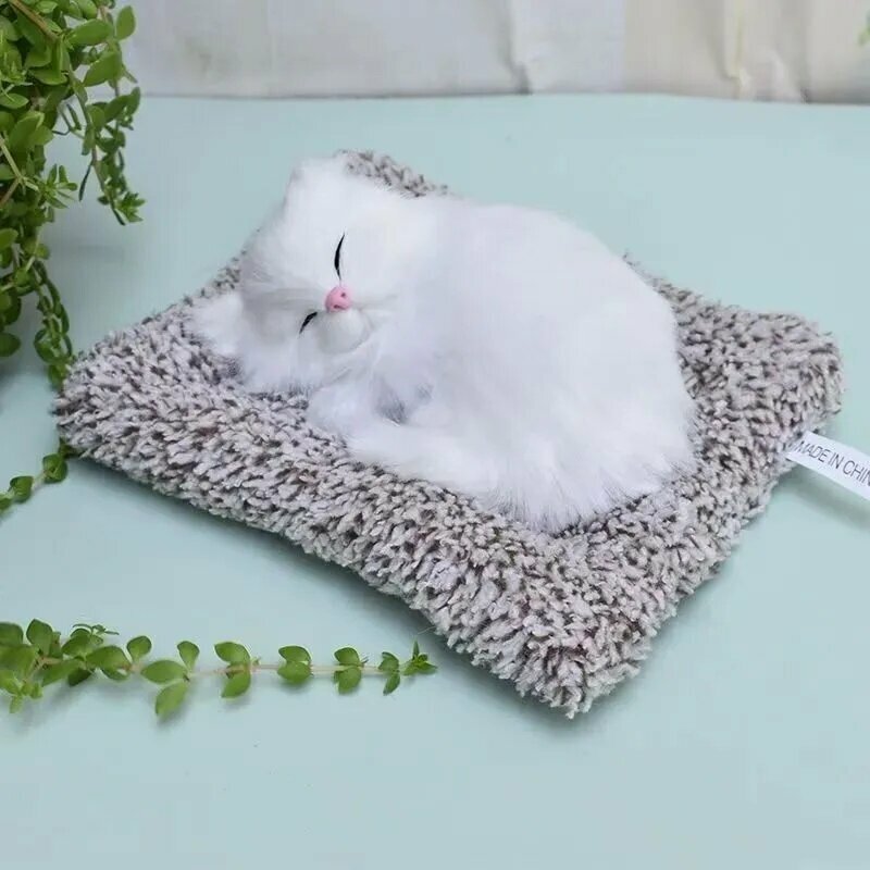 Мягкая игрушка спящий кот со звуком / Фигурка Спящий котенок на коврике со звуком "Мяу" / Милый котик
