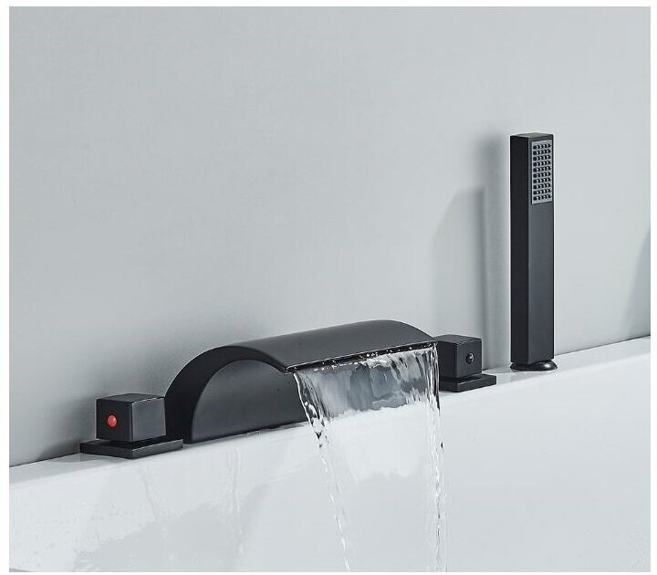 Каскадный смеситель на борт ванны Santarinio SB-100600 черный матовый