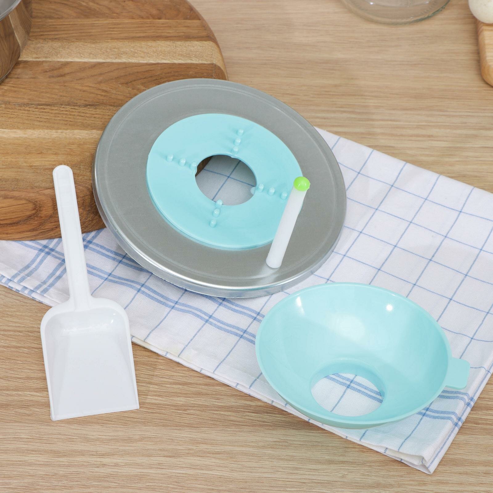 Набор для консервирования: воронка, магнит, лопатка, насадка на стерилизатор, микс