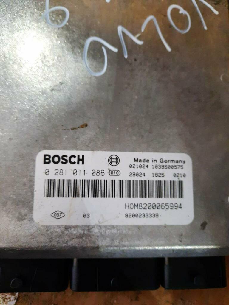 Блок управления двигателем Volvo V40 рест. 2001 281011086