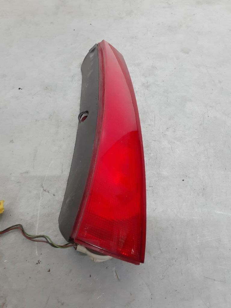 Фонарь задний правый Citroen C5 2004