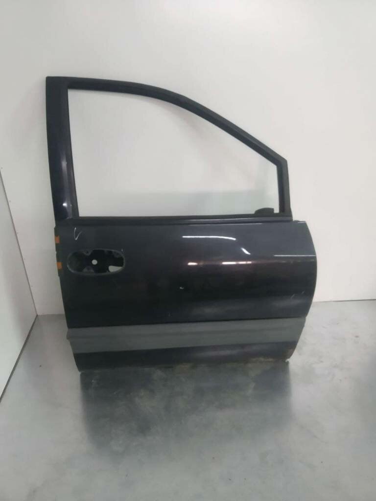 Дверь передняя правая Chrysler Grand Voyager 3 1998
