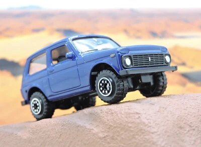 Модель автомобиля LADA Niva 1:60 металлическая Синий, 4