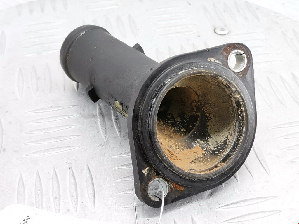 Корпус термостата Volkswagen Golf 6 045121121A арт. 1752119