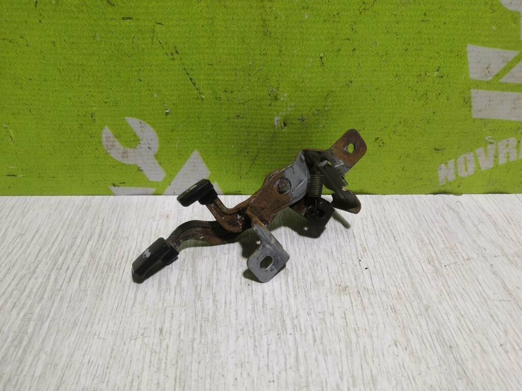 Ручка открывания лючка бензобака Suzuki Baleno 98-07