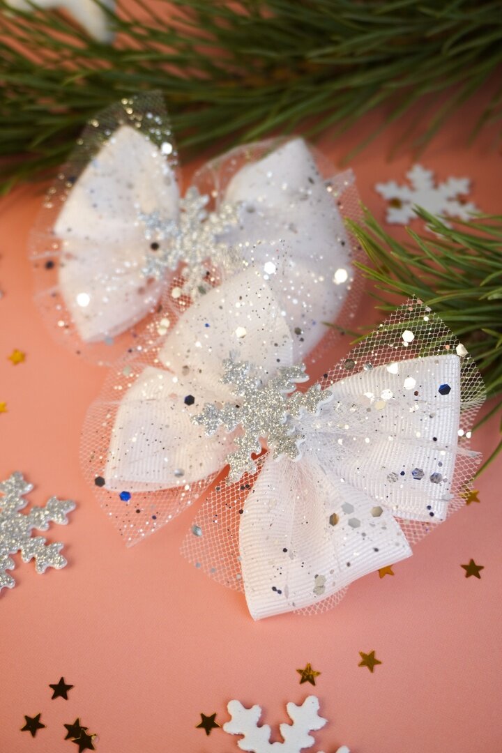 Новогодние бантики со снежинкой