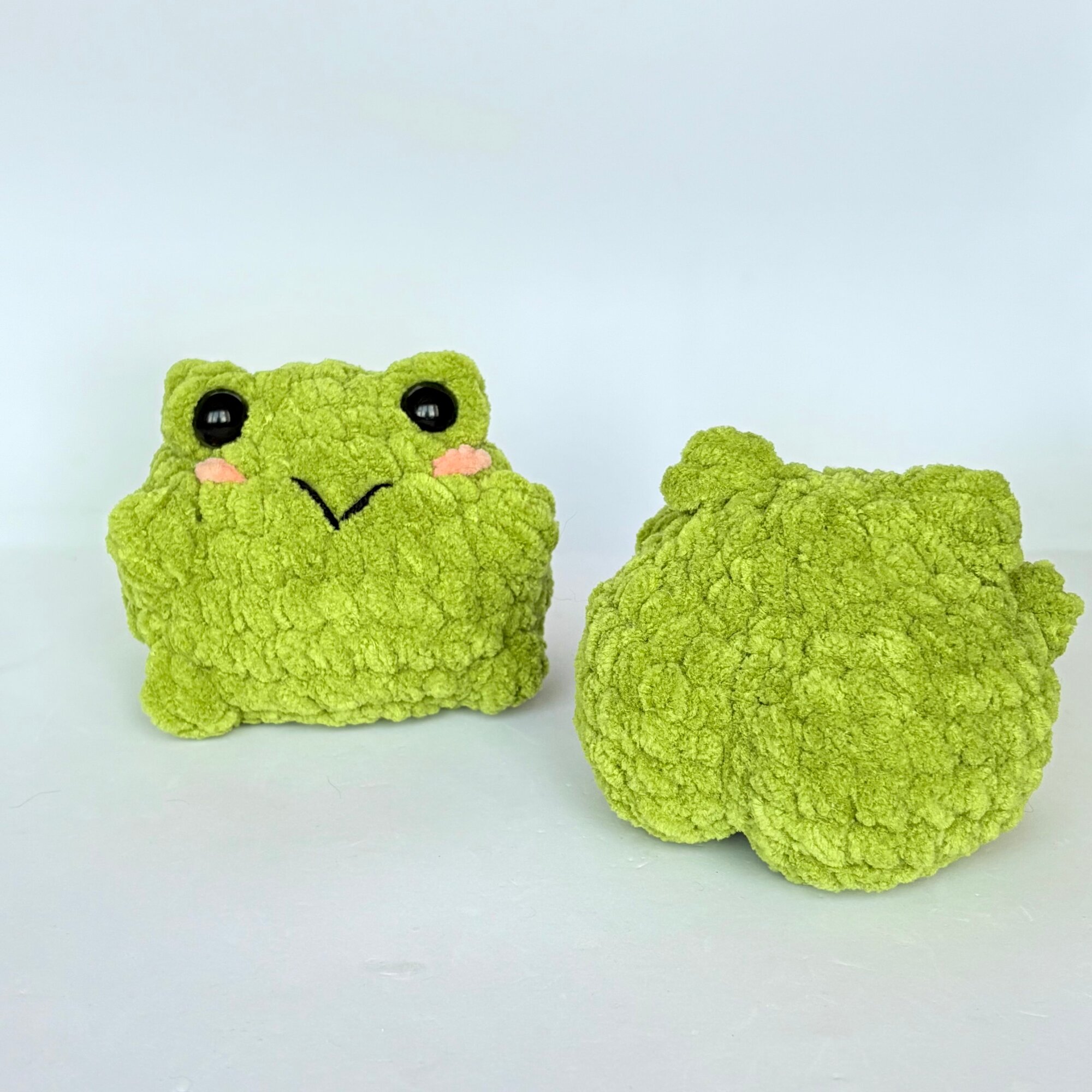 Мягкая фигурка Жабка с пышными булочками ручная работа , 10 см