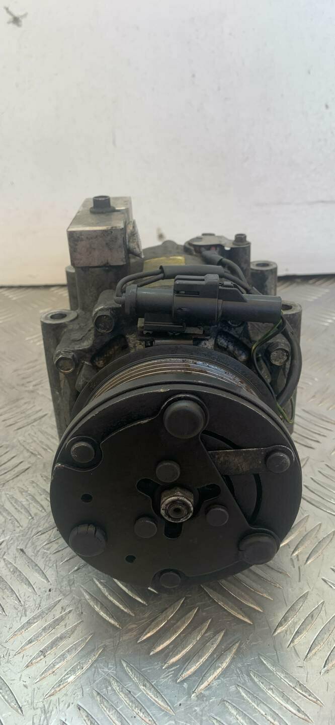 Компрессор кондиционера Ford Focus (1998 - 2001)