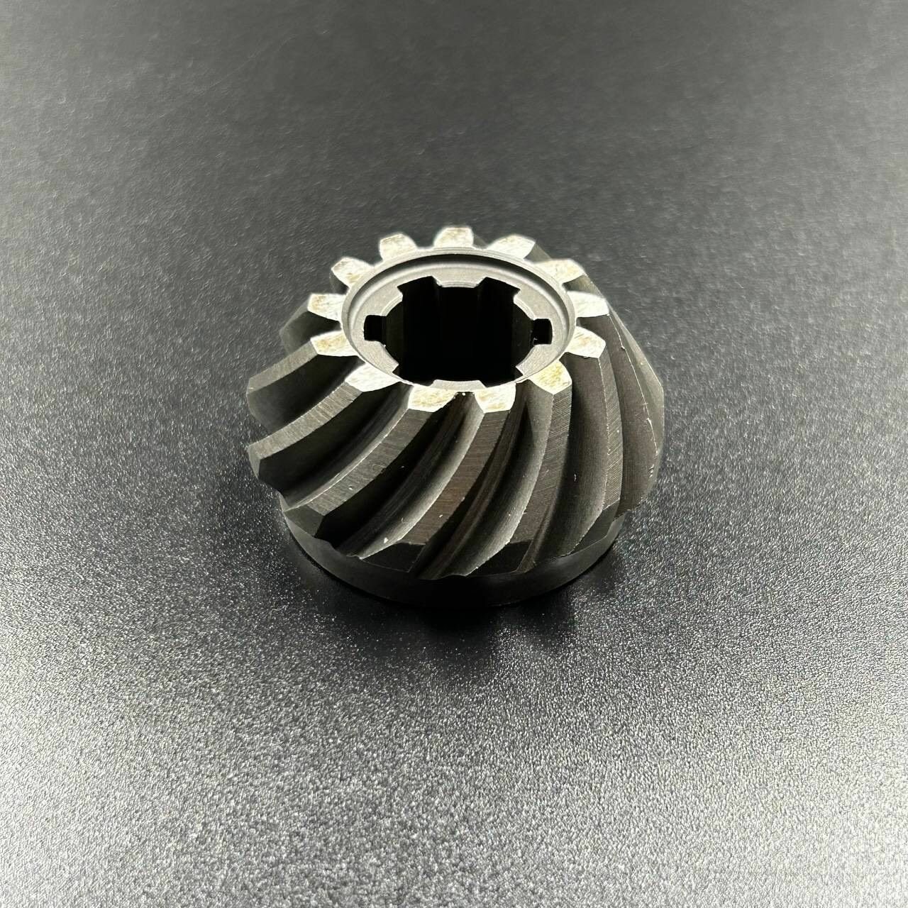 Шестерня вертикального вала (Пиньон) Yamaha 25-30 (T30-06.00.22; 30F-06.00.00.21; T30-17038) (YUELAN