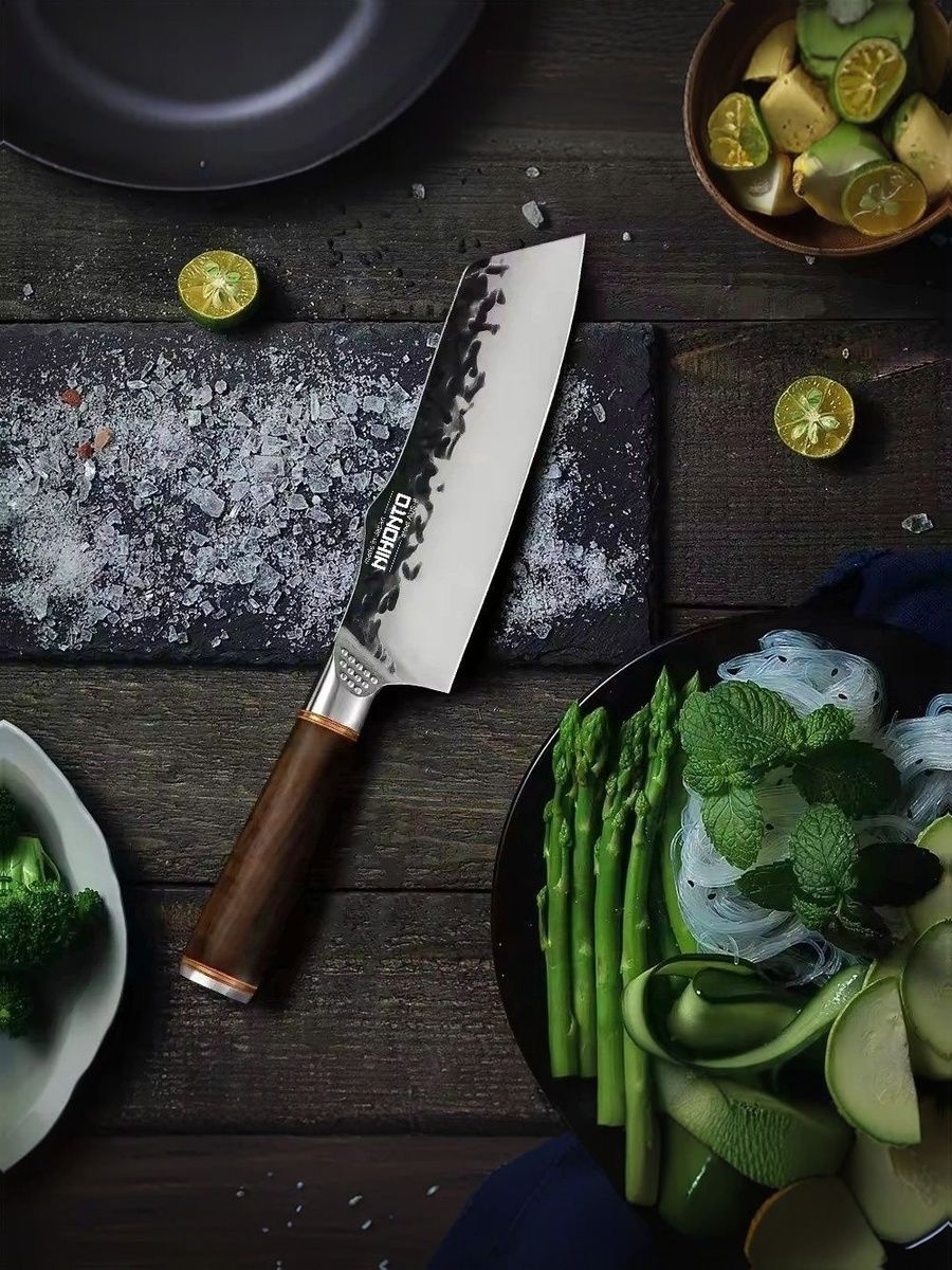 NIHONTO Японский кухонный нож Кацуо хотё (Katsuo Hocho). Профессиональный универсальный нож с двусторонней симметричной заточкой. Сталь AUS-8. Длина лезвия 16 см.