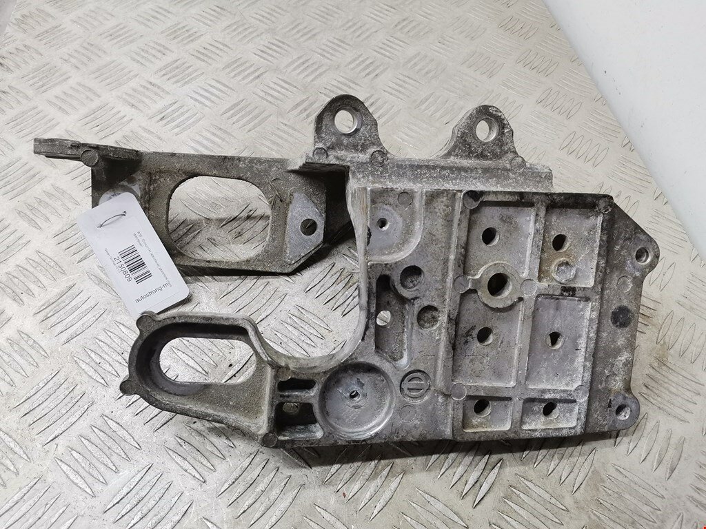 Кронштейн (крепление лапа) двигателя Nissan Qashqai+2 113320021 арт. 2150809