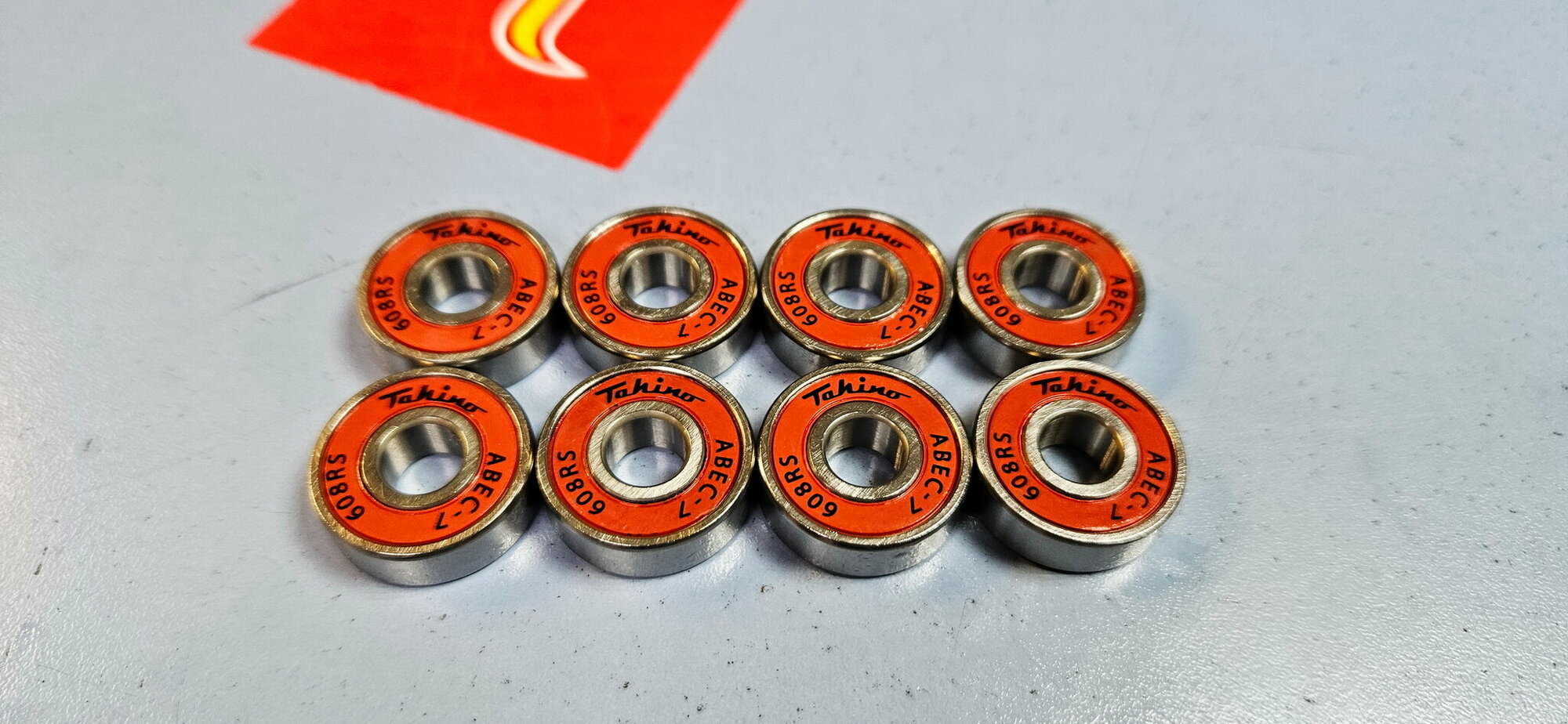 Комплект подшипников Tahino 608-2RS (8шт), ABEC-7 (прецизионные), красный сальник, для самокатов / скейтов / роликов