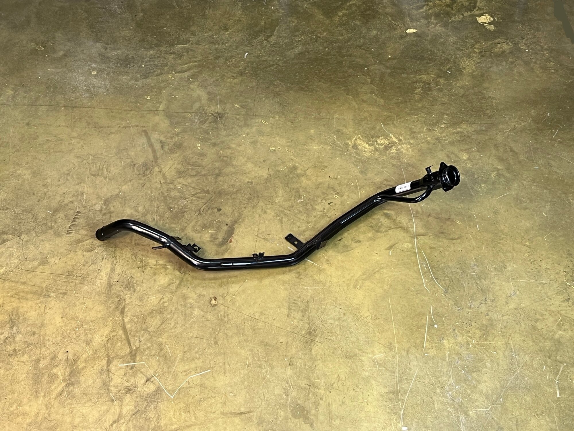 Горловина бензобака Mitsubishi Pajero Montero MR959776