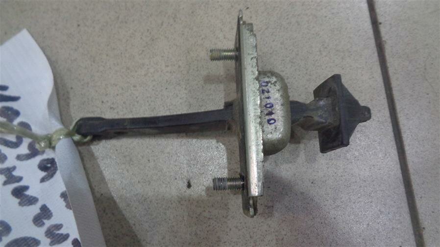 Ограничитель двери задней левой от Mazda BT-50 2006-2012