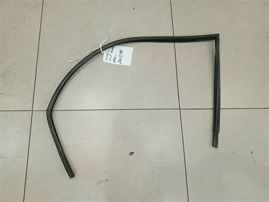 Уплотнитель стекла двери передней левой от Volkswagen Polo 3 1994-2001