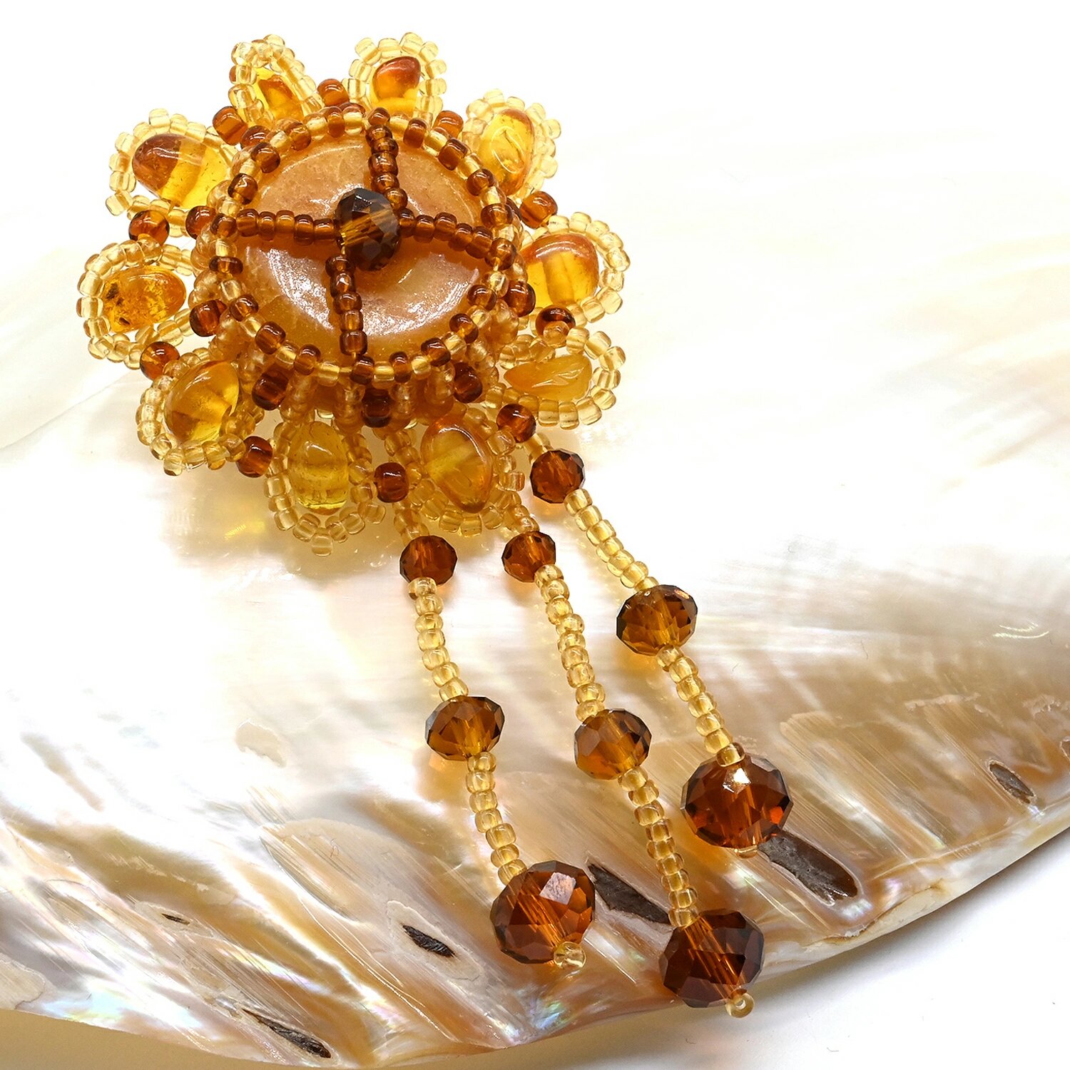 Брошь, янтарь