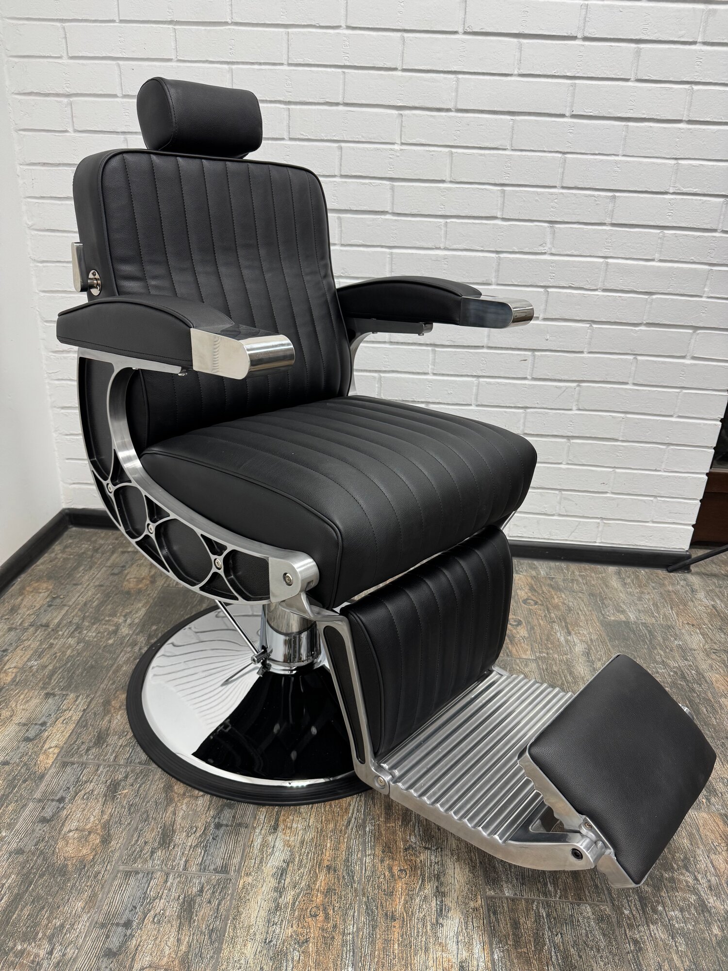 Барбер кресло BXS CONNECT, гидравлика, классическая прямая прошивка