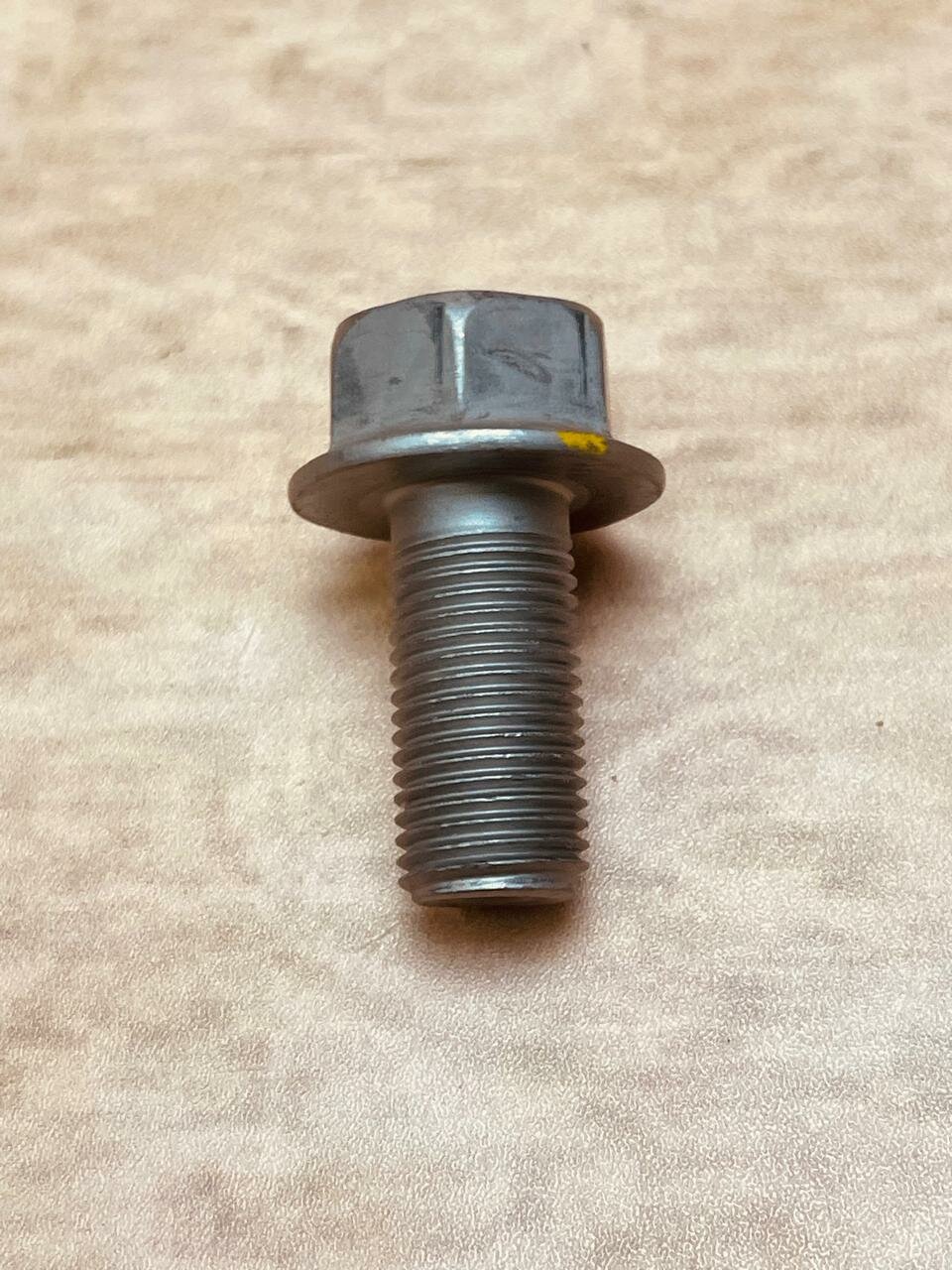 Оригинальный болт суппорта Toyota