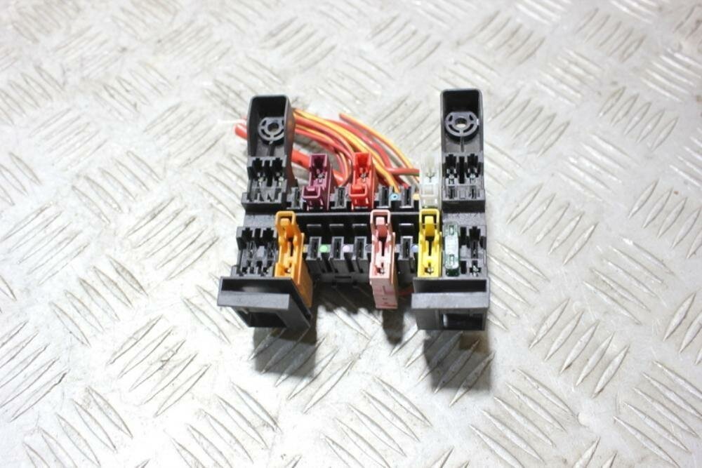 Блок предохранителей салонный MERCEDES E w211 2115450301