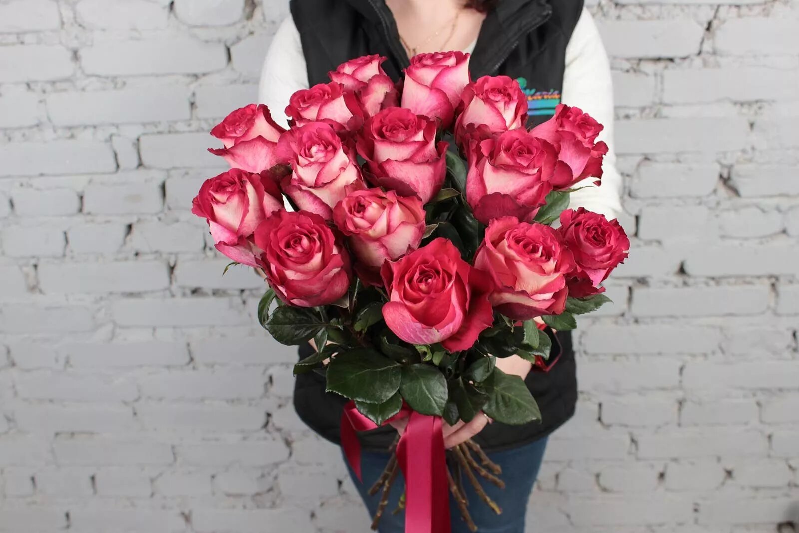 Букет 15 роз Игуазу Эквадор