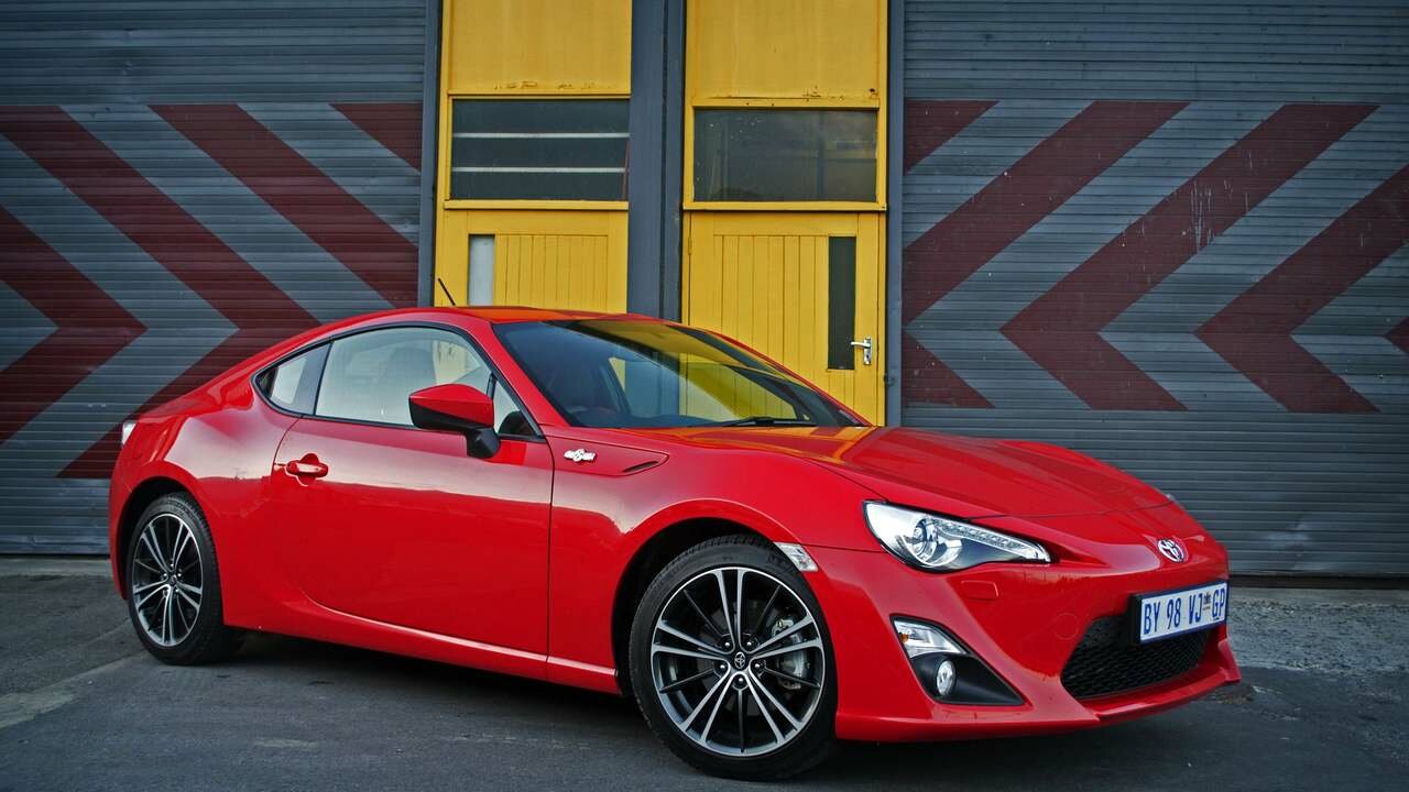 Картина на холсте 110x60 LinxOne "Авто, машины, мото" интерьерная для дома / на стену / на кухню / с подрамником