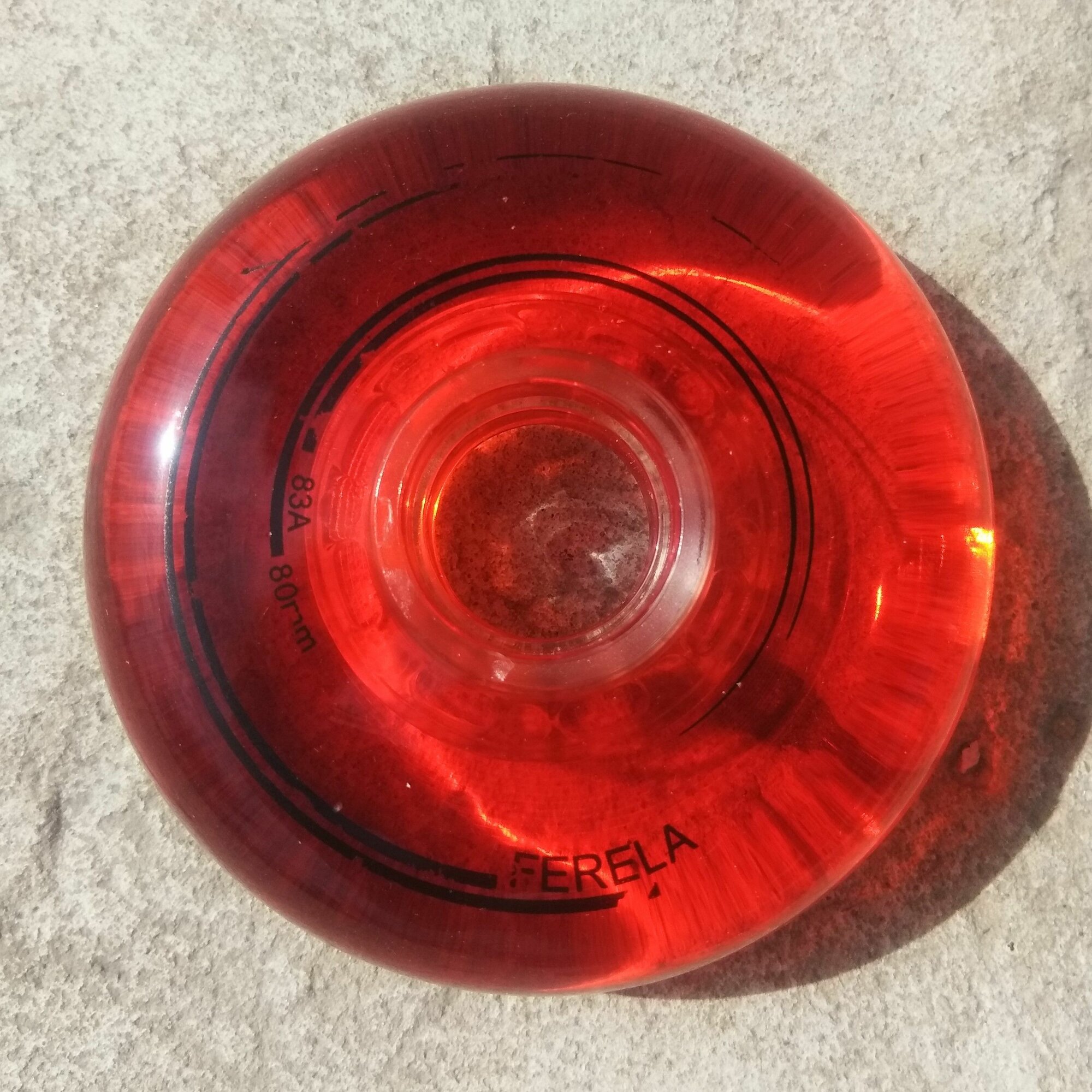 Колеса для роликов Ferela (4 шт) красные. Прозрачные, полнотелые 80мм, жесткость 83а.