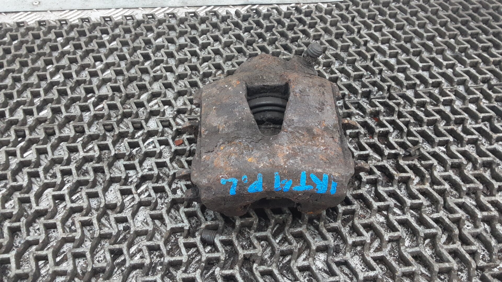 Суппорт тормозной передний левый SKODA FABIA 2