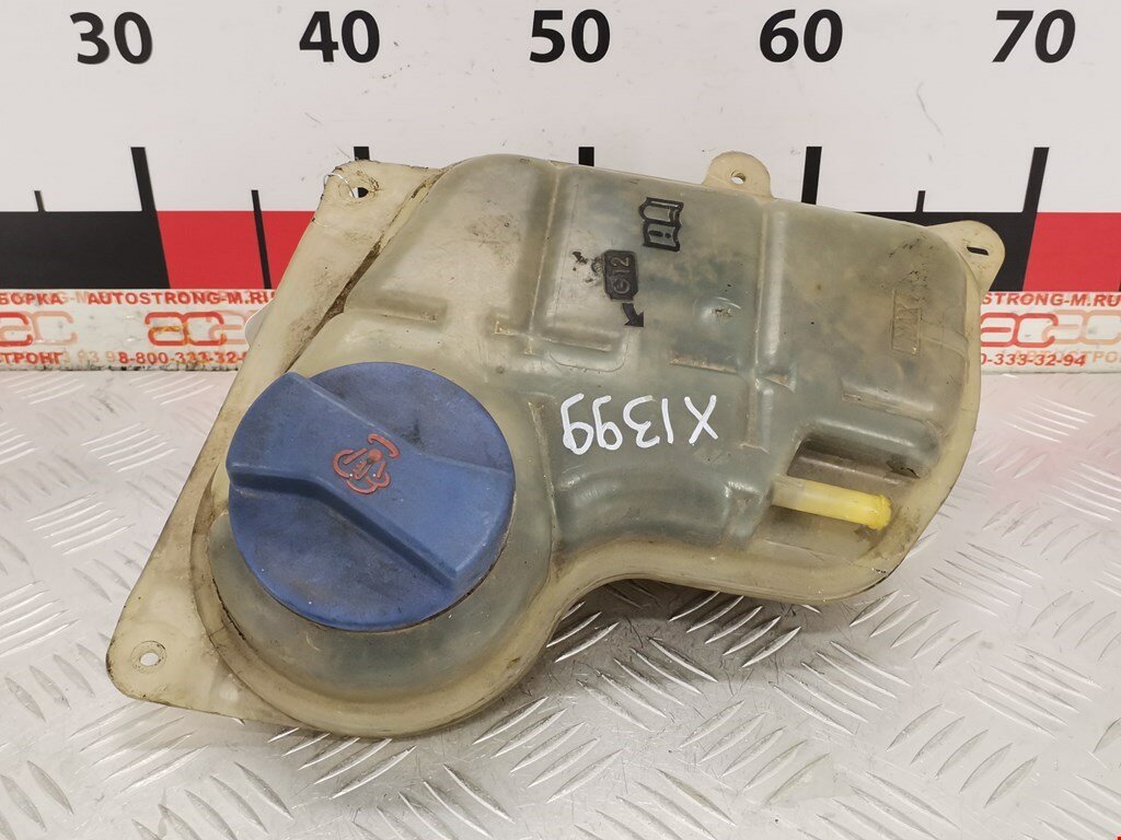 Бачок расширительный Volkswagen Passat 5 8D0121403L арт. 1042853
