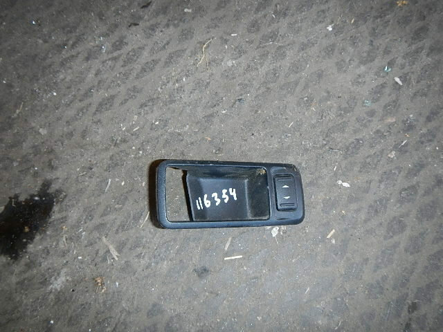 Б/У Кнопка стеклоподъемника, Ford (Форд)-FOCUS 2 (05-08) FORD FOCUS 2 (05-08) с разбора хэтч целый 116354 FORD арт. 1473748
