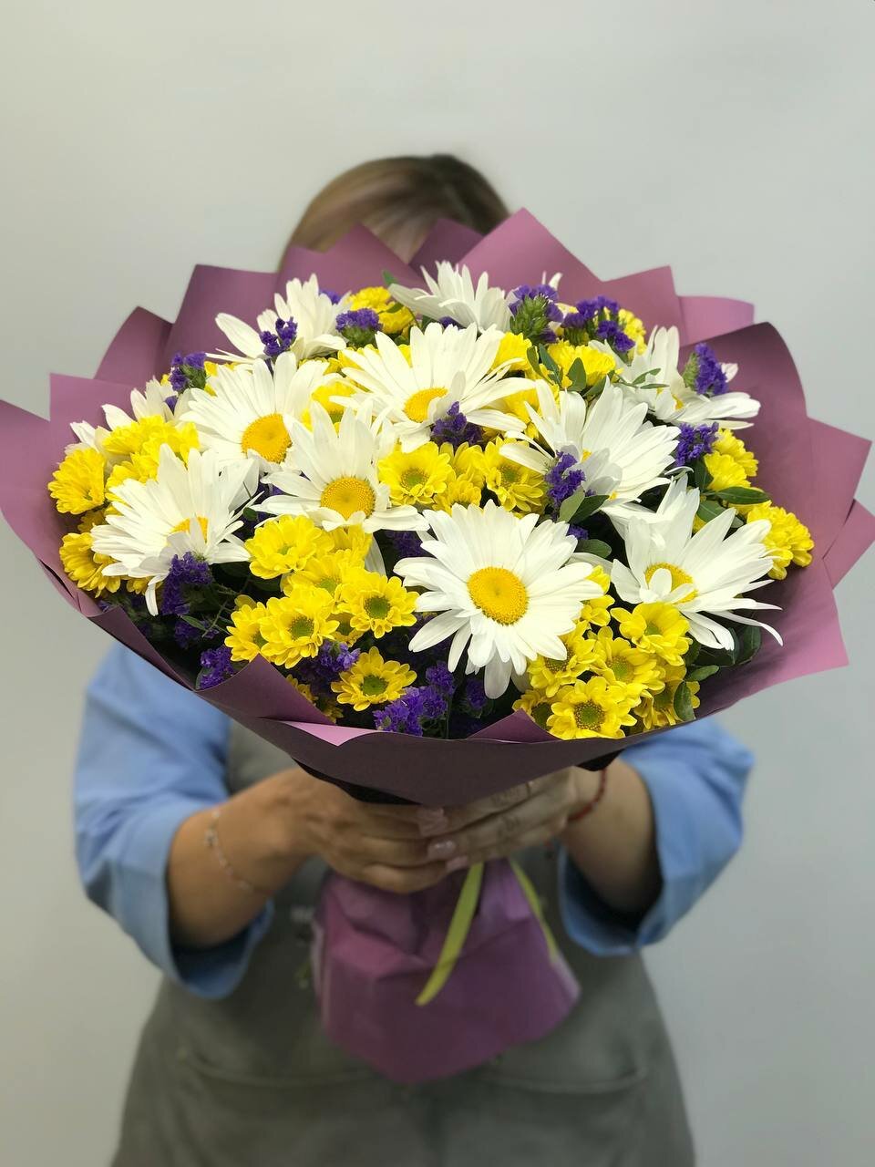 Букет Romashka FLOWERS "Летний мираж", М, сборный, высота до 35 см, доставка в течение 2-3 часов