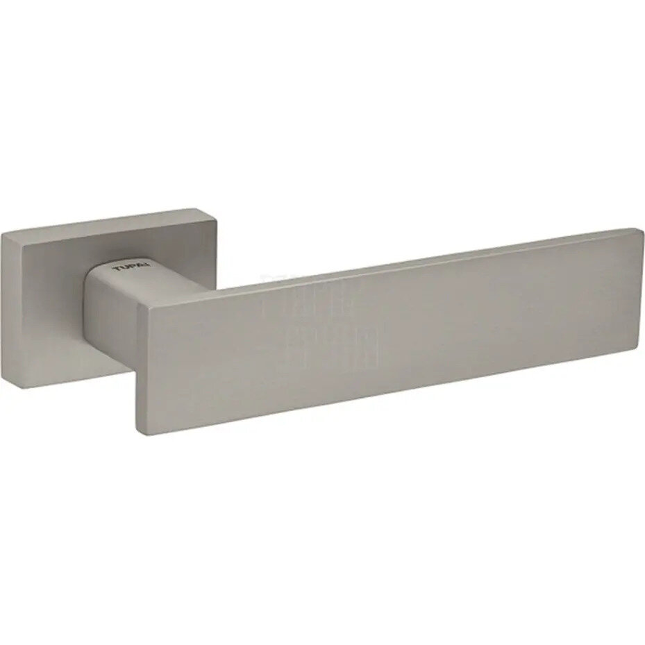 Дверная ручка на прямоугольной розетке Tupai Linha 2730 RE Q2 никель