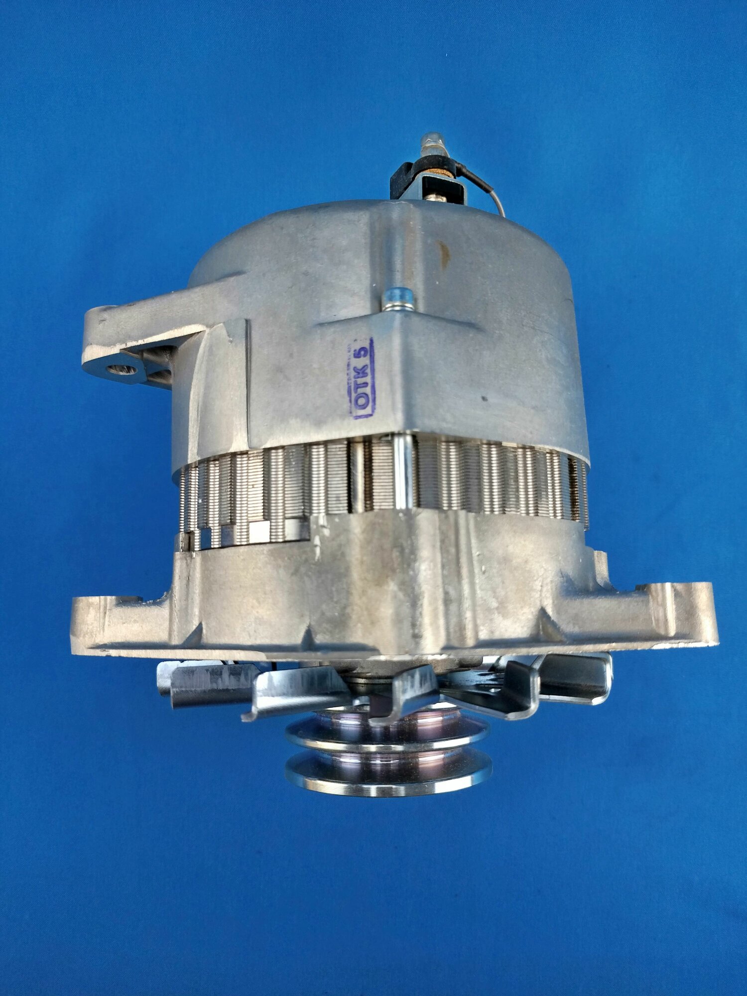 Генератор "прамо" для а/м КамАЗ Евро дв.740.1, Д463-10 два шкива (28В 80А) компакт