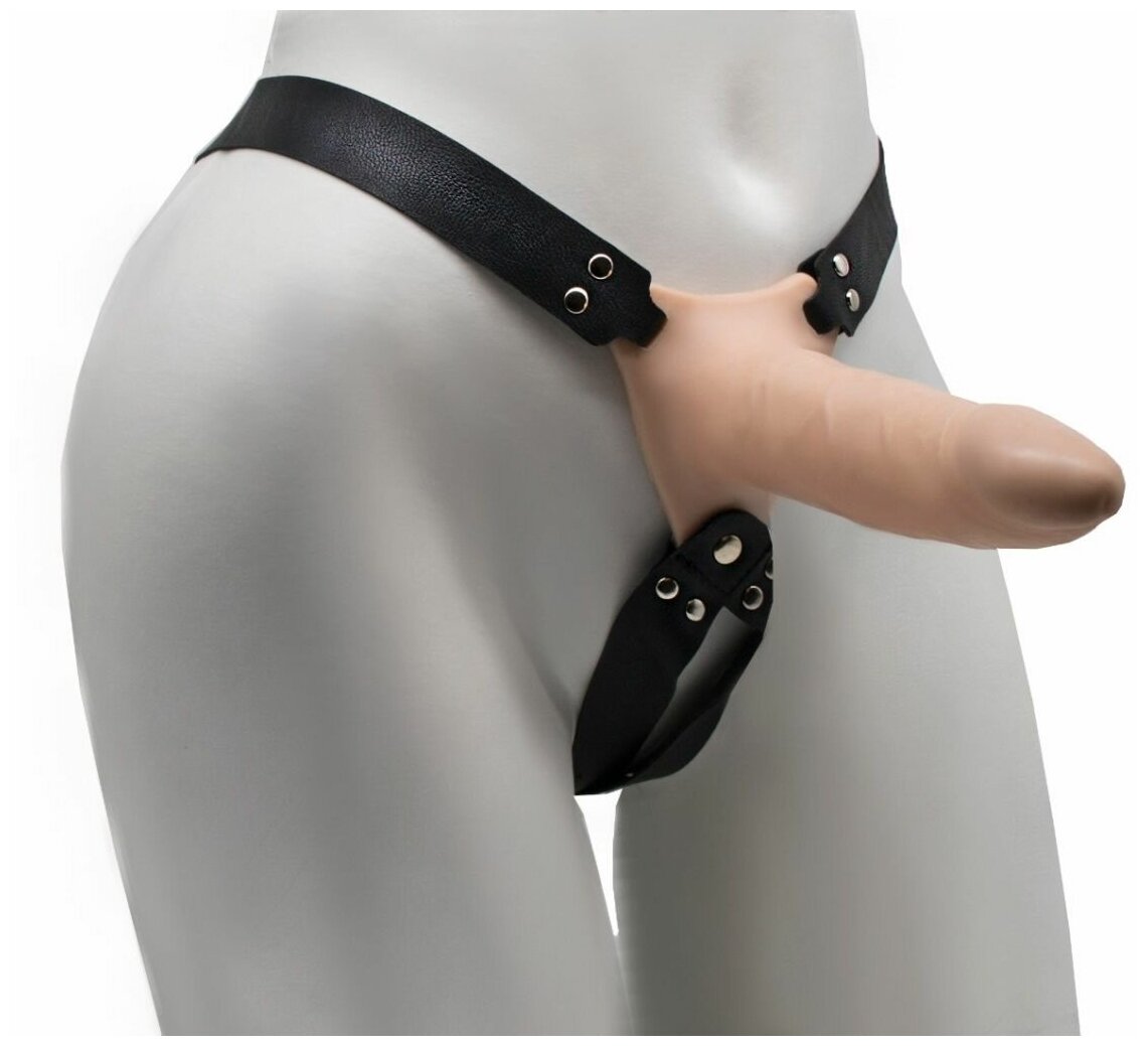 Пустотелый реалистичный фаллопротез на ремешках с заклепками - 16,5 см, LOVETOY (А-Полимер), термопластичный эластомер (TPE), телесный