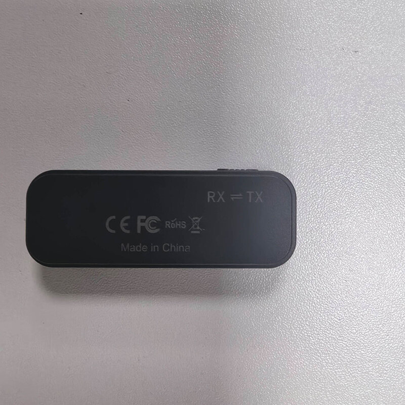 Беспроводной аудио передатчик-приемник Bluetooth 5.0 с разъемом AUX 3.5 мм, стереозвук, низкая задержка, поддержка звонков hands-free, компактный дизайн, зарядка от USB, встроенный аккумулятор, матовый черный, автоматическое переподключение