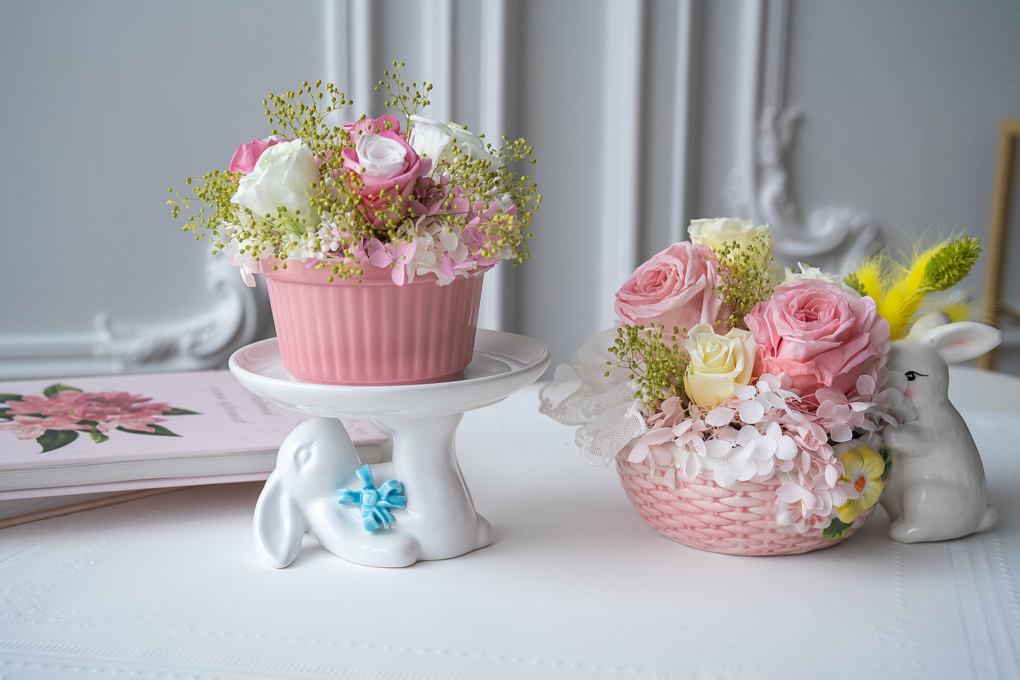 Букет цветов в кашпо в стиле Прованса "Пасхальный кролик" из стабилизированных цветов и сухоцветов, розовый