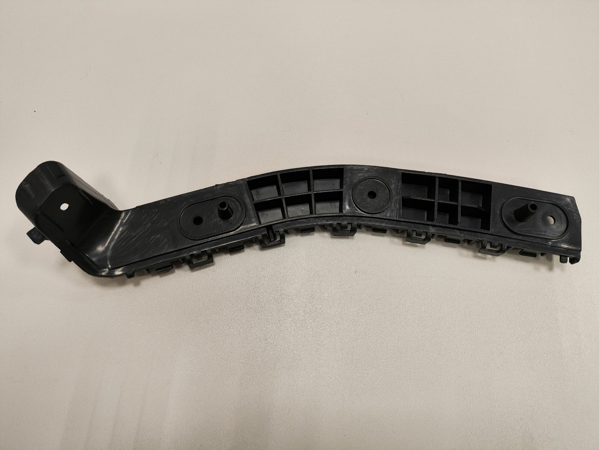 Кронштейн бампера заднего правый Chery Tiggo 7 [1.5 16V 6MT внедорожник Turbo] T152804542