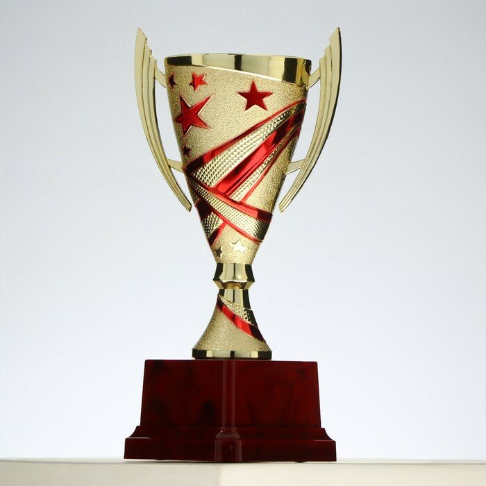 Кубок 183B, наградная фигура, золото, подставка пластик, 20,5 × 9,5 × 7,5 см.