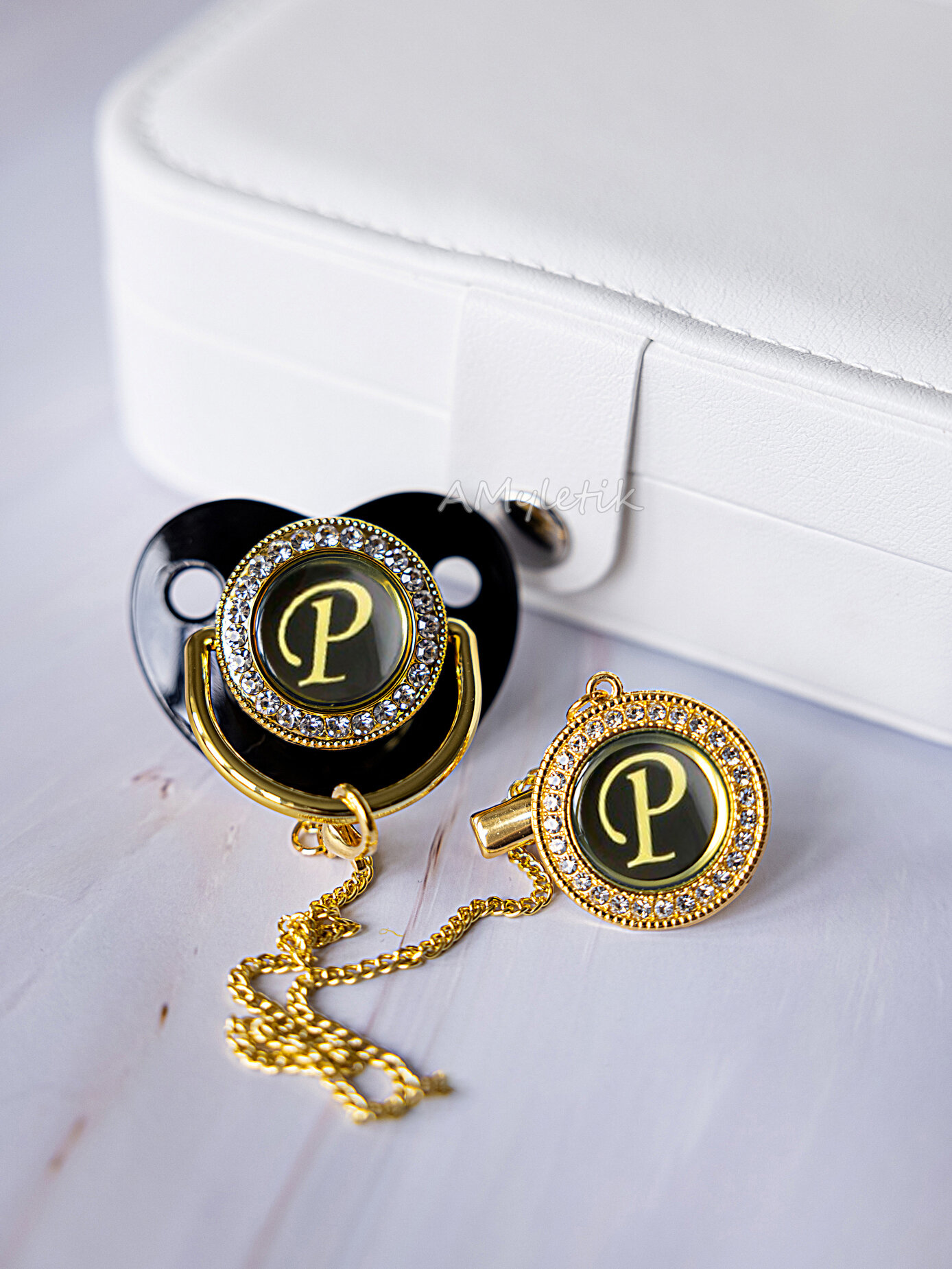 Именная силиконовая пустышка с держателем