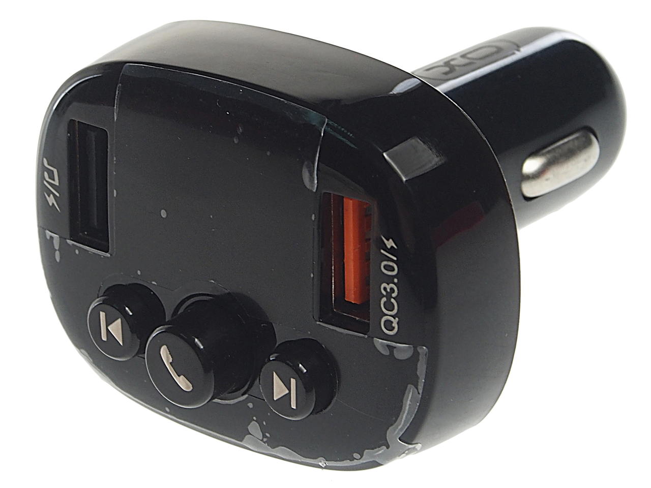 Устройство зарядное в прикуриватель с трансмиттером (bluetooth, hands free) черное XO