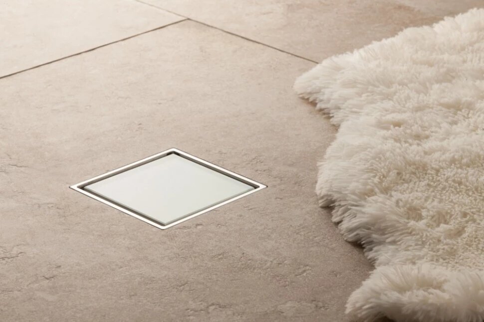 Душевой трап Pestan Confluo Standard White Glass 1 13000093 144x144/50 мм, с решеткой, щелевой, хром/белый глянец