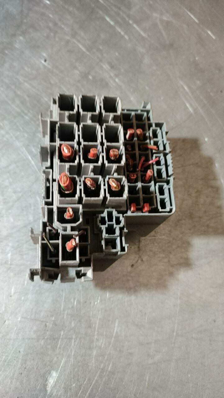 Блок предохранителей Volkswagen Touareg (2002 - 2007) 7L0937559