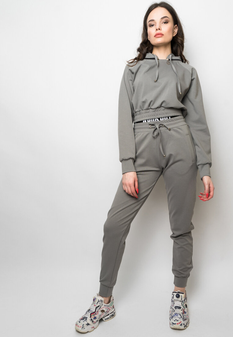 Костюм спортивный