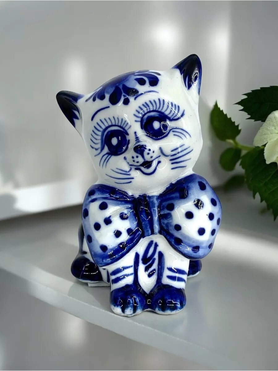 Фарфоровая статуэтка "Кот"