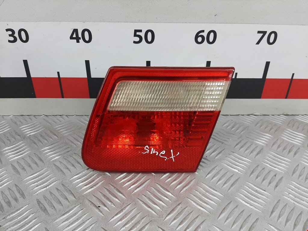 Фонарь крышки багажника правый BMW 3-Series (E46) 63218368760 арт. 1680330
