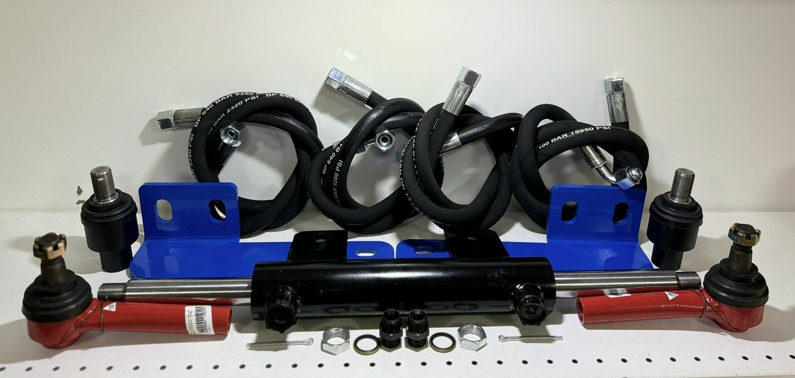 Комплект переоборудования С гура на насос-дозатор двухсторонним рулевым гидроцилиндром МТЗ-80