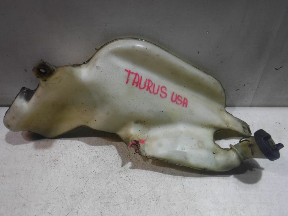 Бачок омывателя лобового стекла Ford Taurus