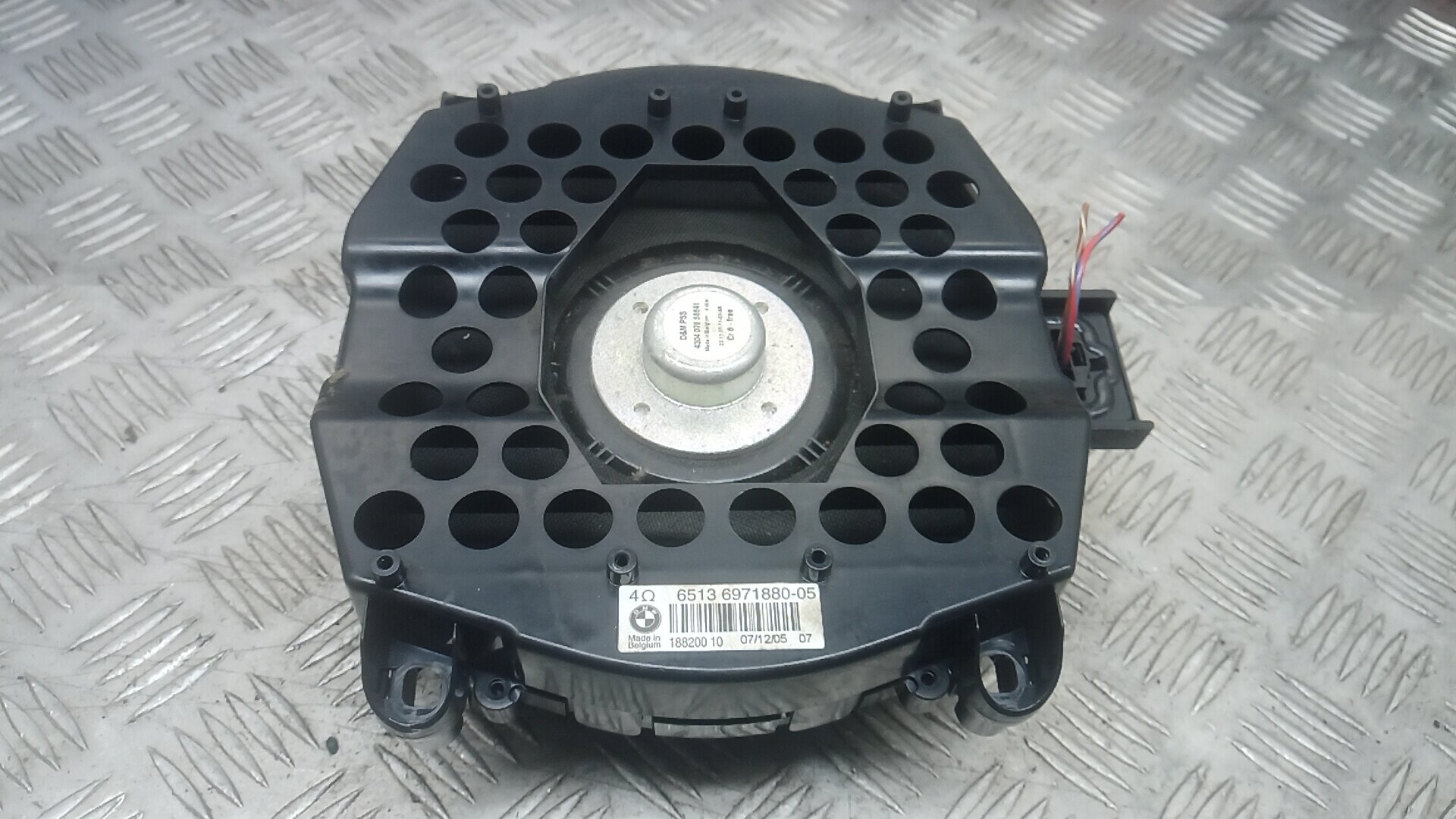 Сабвуфер BMW X5 E70, Номер 65136971880