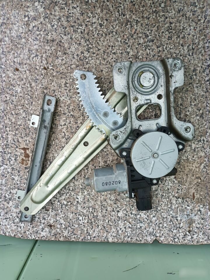 Механизм стеклоподъемника Митцубиси Лансер 10 5743A110